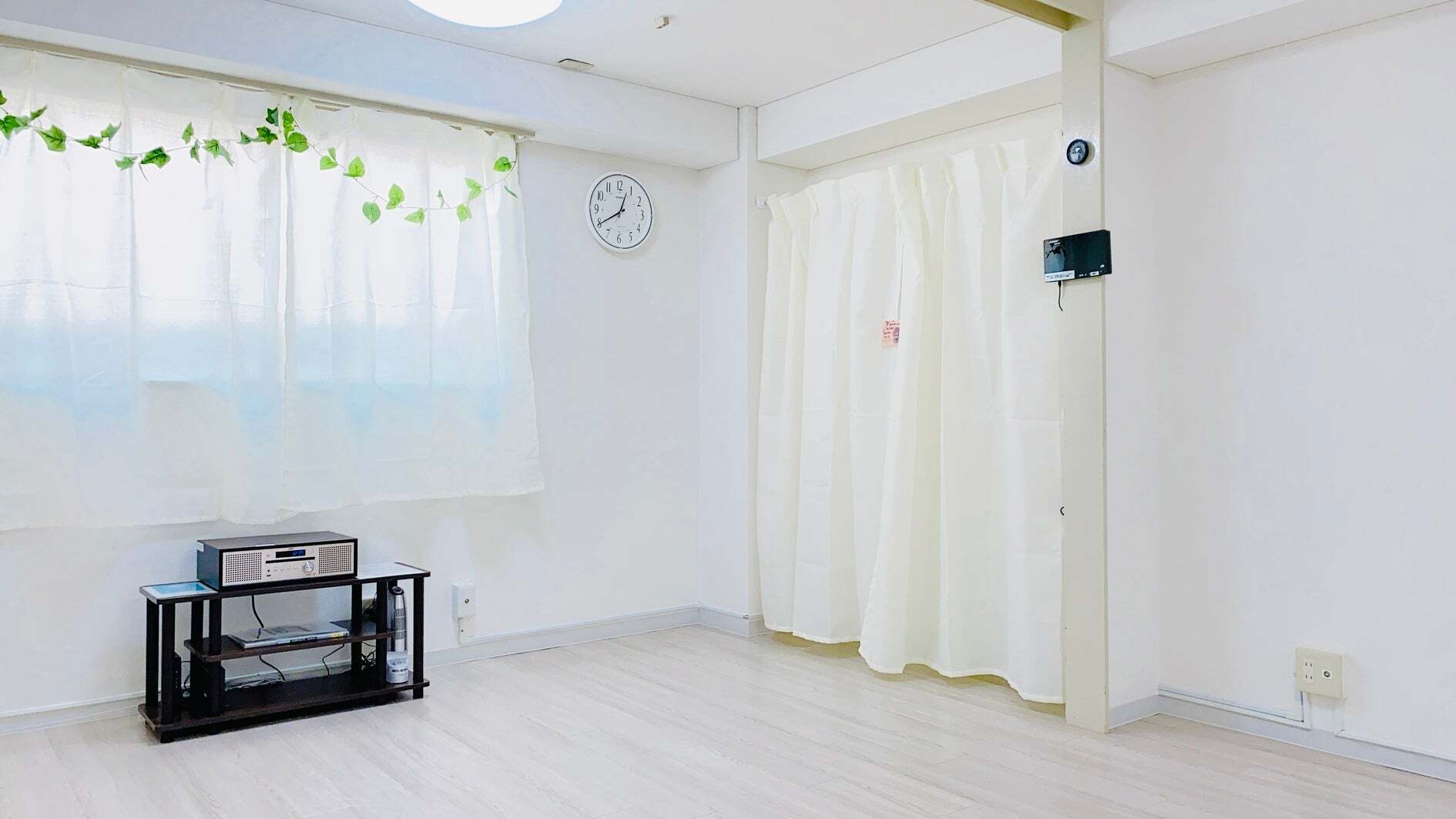 《会議室Bee》長堀橋90秒！高速Wi-Fi、6人までの会議や研修、面接、作業、リモートワークなどに！の写真10