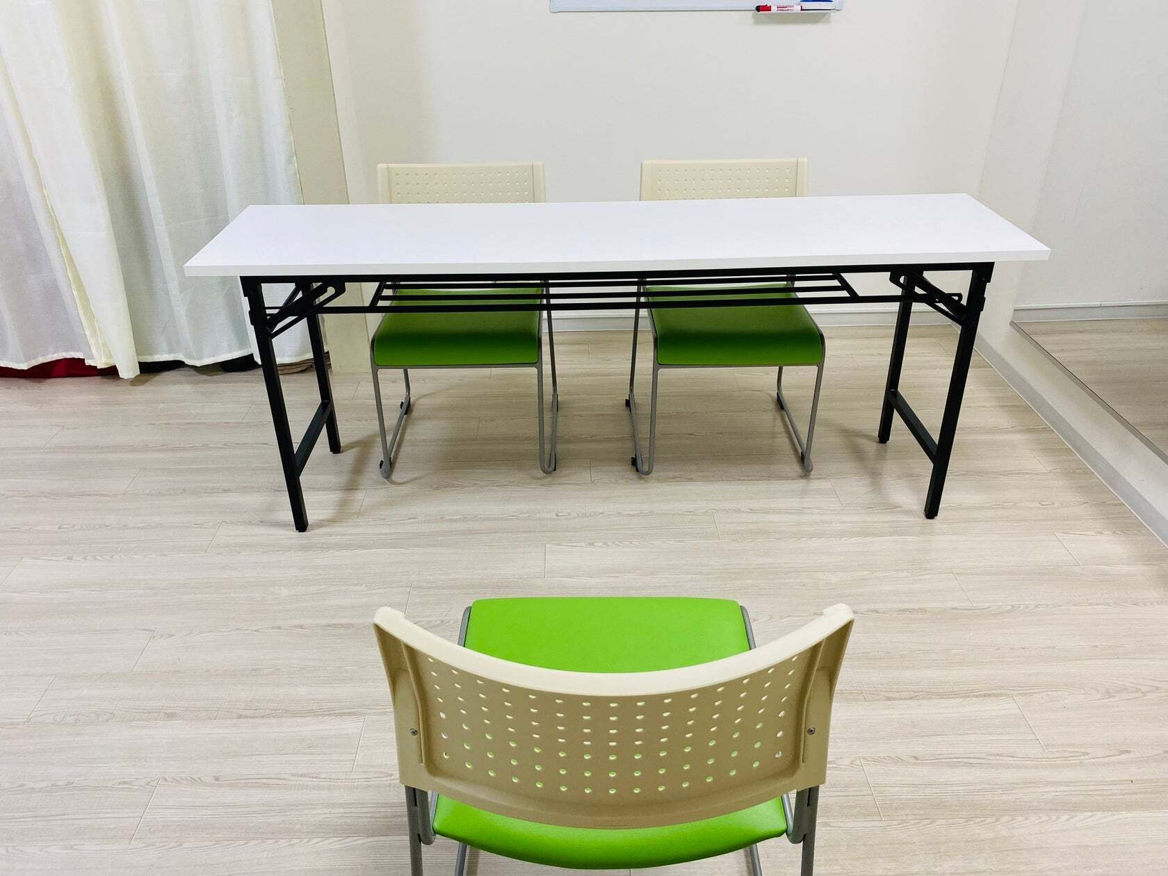 《会議室Bee》長堀橋90秒！高速Wi-Fi、6人までの会議や研修、面接、作業、リモートワークなどに！の写真21