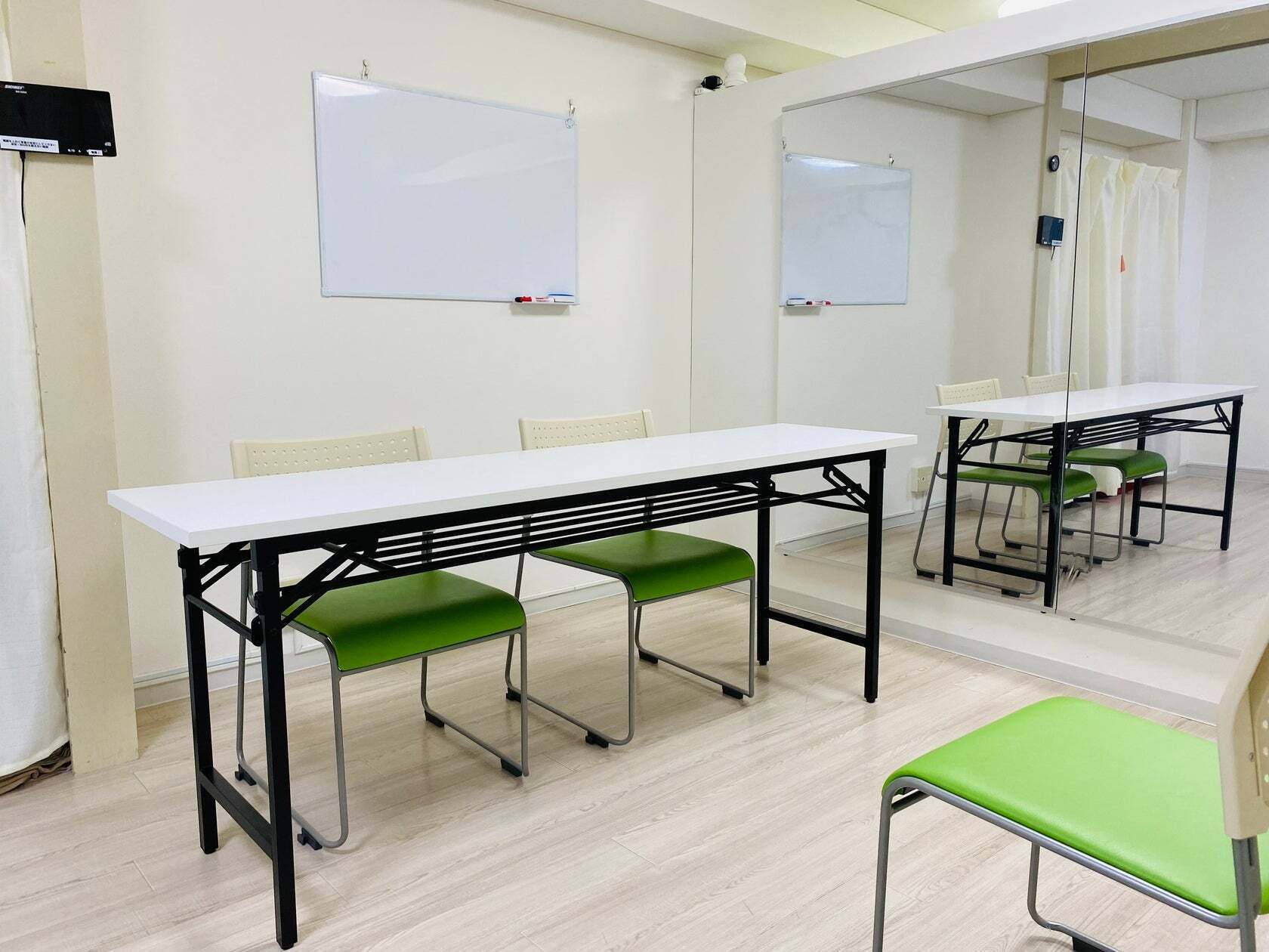 《会議室Bee》長堀橋90秒！高速Wi-Fi、6人までの会議や研修、面接、作業、リモートワークなどに！の写真27