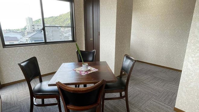 出窓付ミーティングルーム✨阪急嵐山駅徒歩5分/最大4名利用可/WiFi完備でテレワーク応援中!の写真4