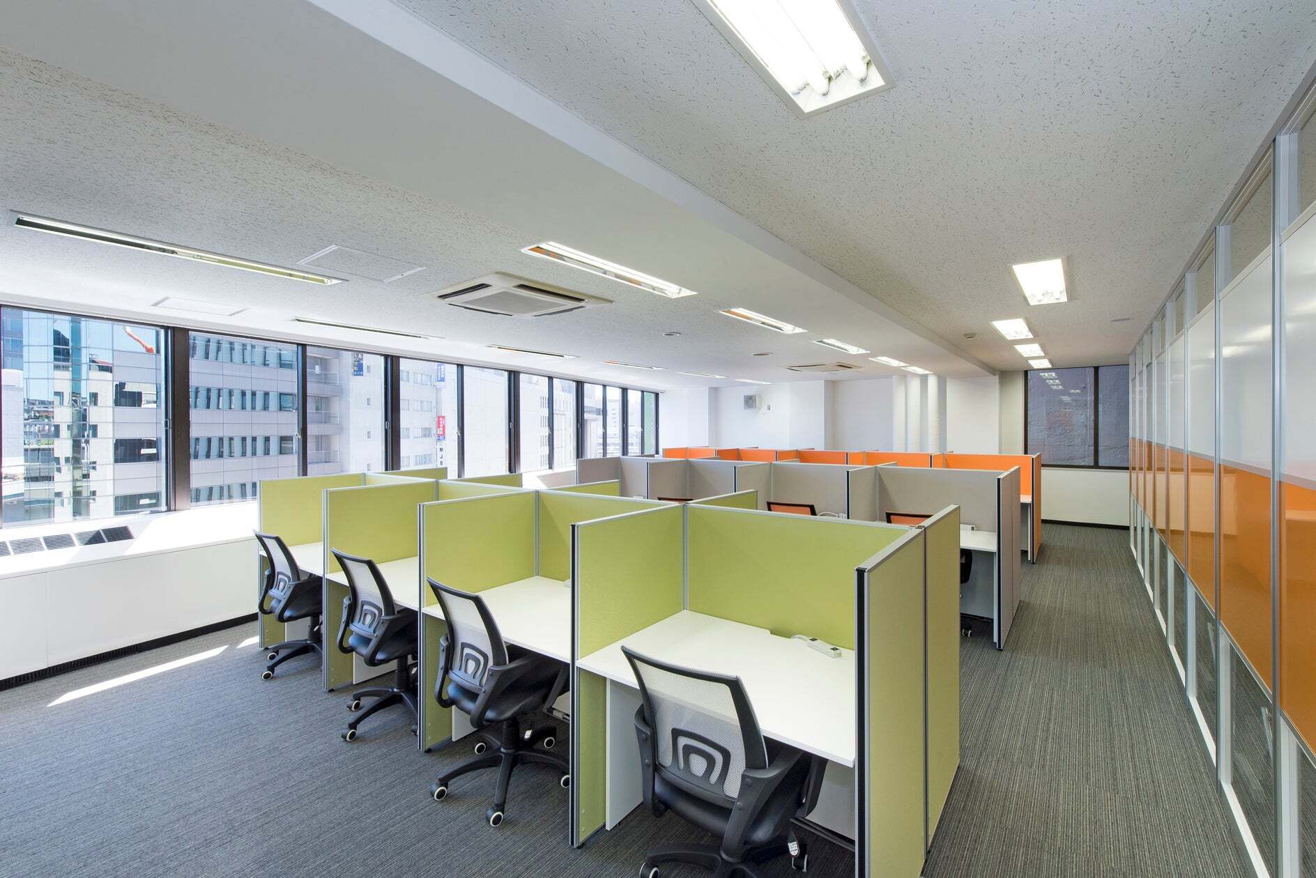 ⭐️横浜駅徒歩4分⭐️地下街直結！スタッフ常駐で安心✨Wi-Fi有り　Googleレビュー投稿で「１回無料券」の写真3