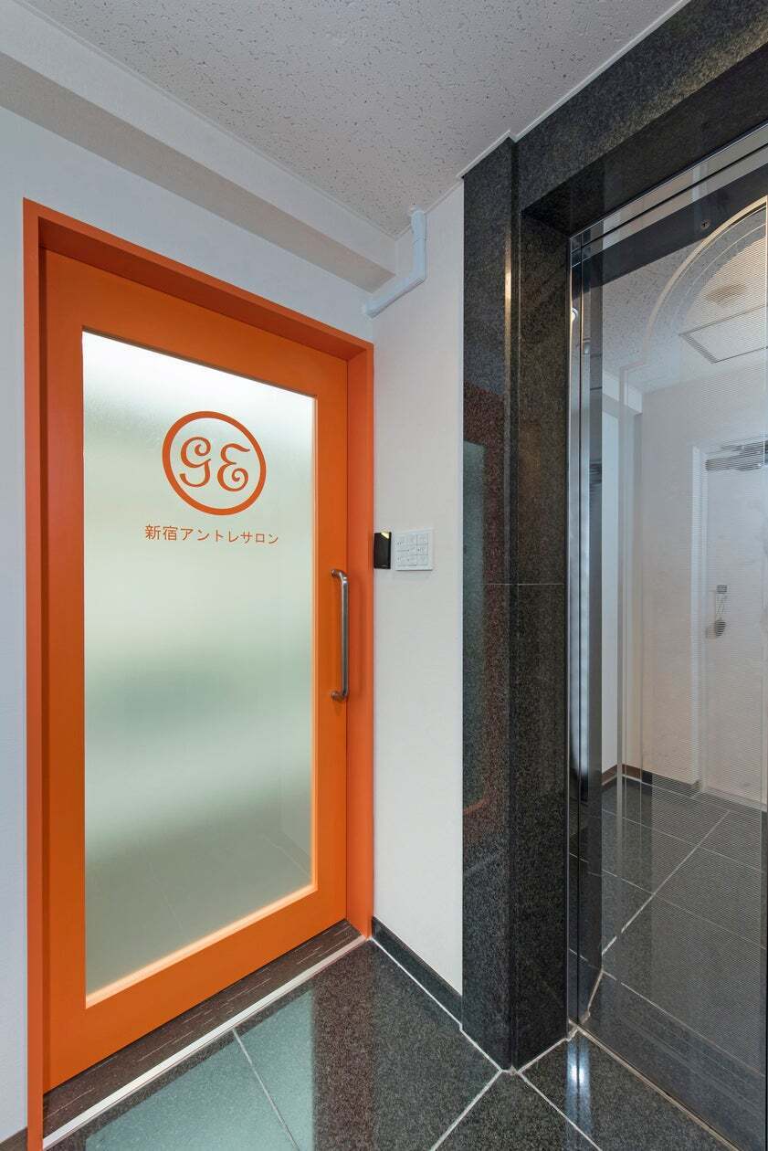 ⭐️新宿三丁目駅C8出口すぐ⭐️スタッフ常駐で安心してご利用いただけます✨Wi-Fi有り　Googleレビューで「１回無料券」の写真5