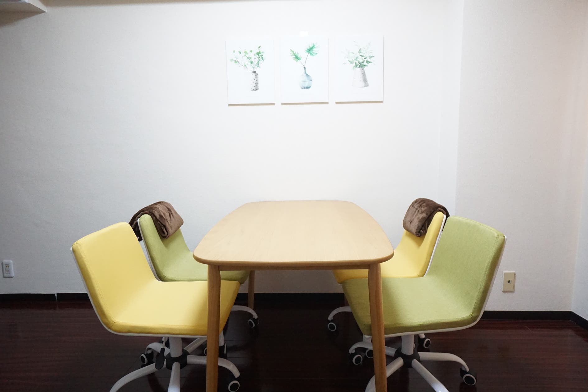 ＜名古屋伏見Place823＞完全個室✨モニター/光回線Wi-Fi/Blu-rayプレイヤー無料！会議/撮影/ボドゲの写真5