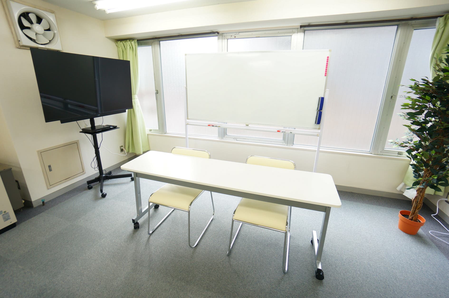 ＜仙台駅Place204＞個室⭐️40名収容/光回線Wi-Fi/ホワイトボード/大型モニター無料！会議/セミナー/研修の写真13