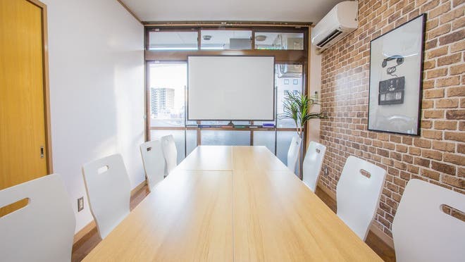 【浜松駅4分!12名利用可!】綺麗な室内!WiFi・大型モニター・ホワイトボード全て無料!ふれあい貸し会議室 浜松Aの写真2