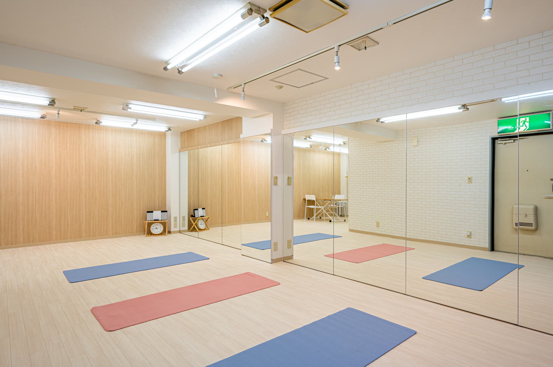 【西荻窪のダンスができる地下スタジオ】★約７mの大型鏡あり★の写真4