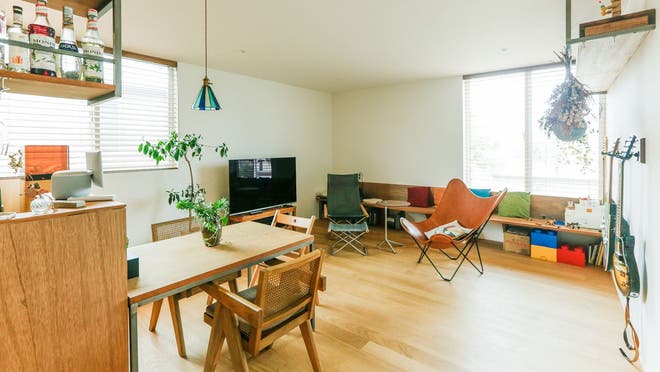 清澄白河駅から7分。酒屋付き住宅のリビングスペース。の写真3