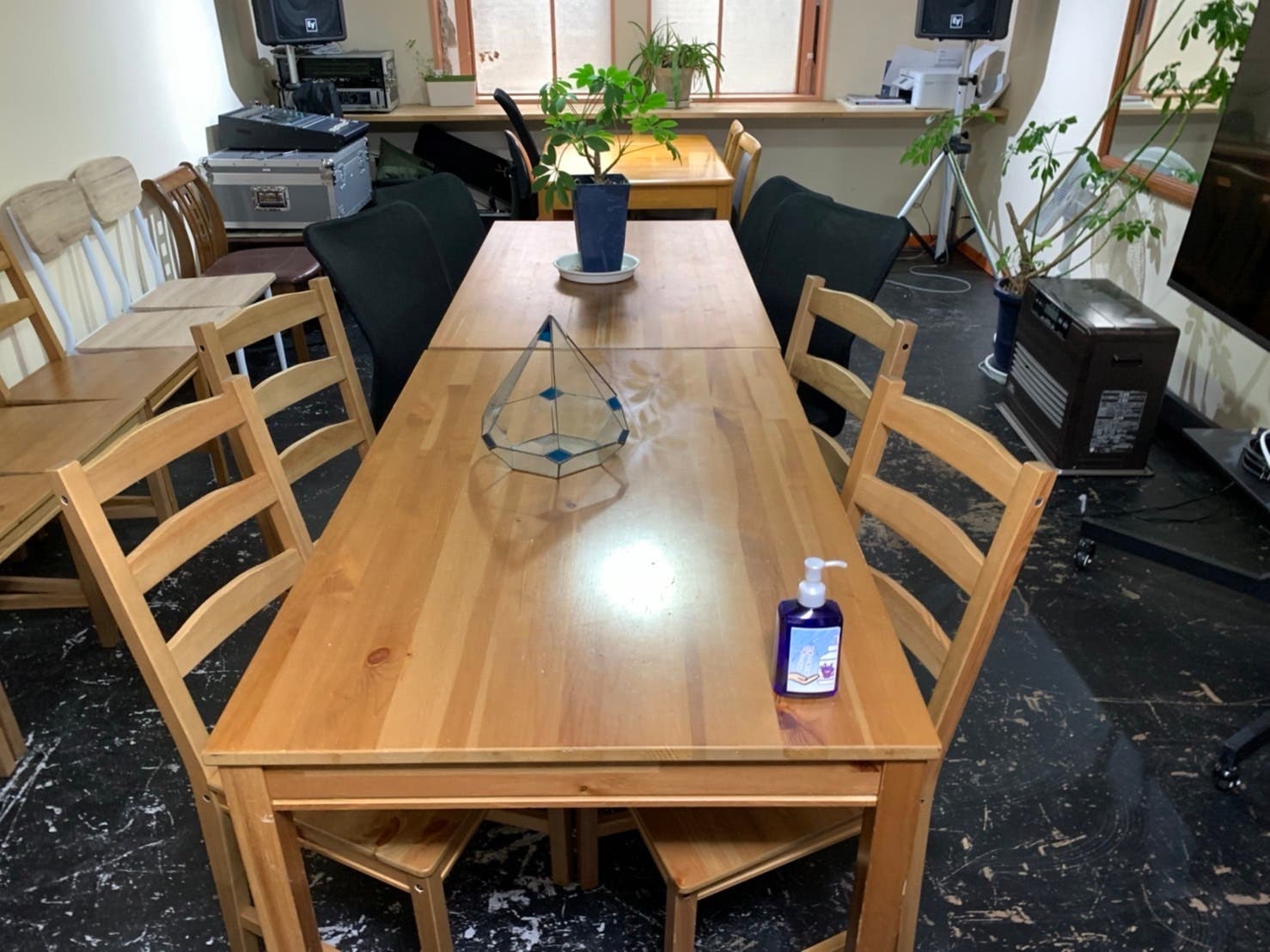 【JR和歌山駅３分】小規模会議やテレワークにも◎大型モニター(55型)使用無料&カフェ併設で快適な環境♪の写真7