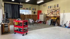 葵区西草深町、浅間神社すぐ!長谷通り沿い工具使い放題のバイクメンテ、DIYスペースの写真2