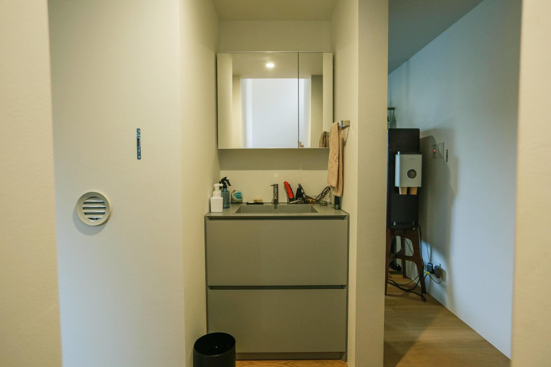 清澄白河駅から7分。酒屋付き住宅のリビングスペース。の写真8