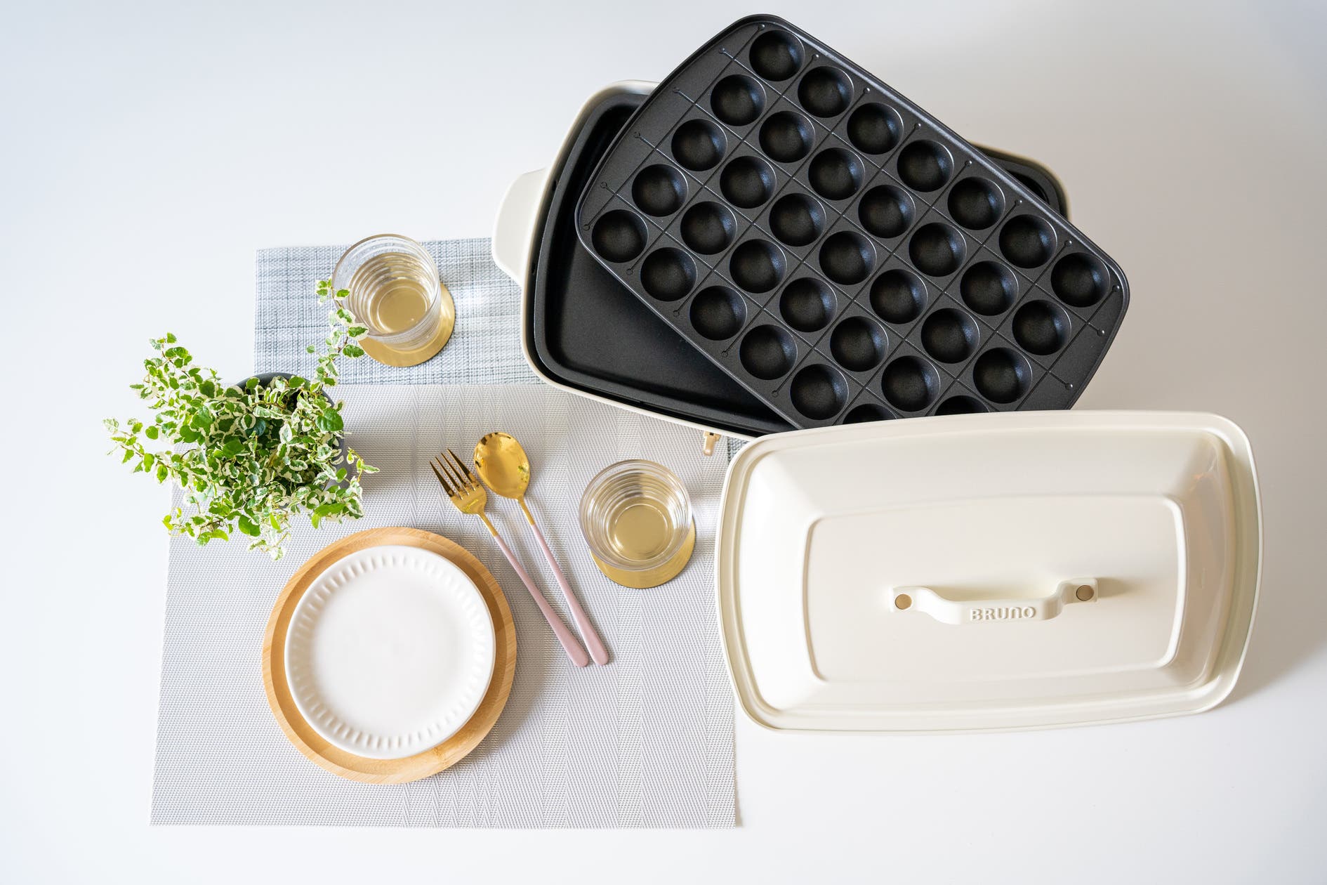 ✨BRUNO✨たこ焼き器・ホットプレートの画像1