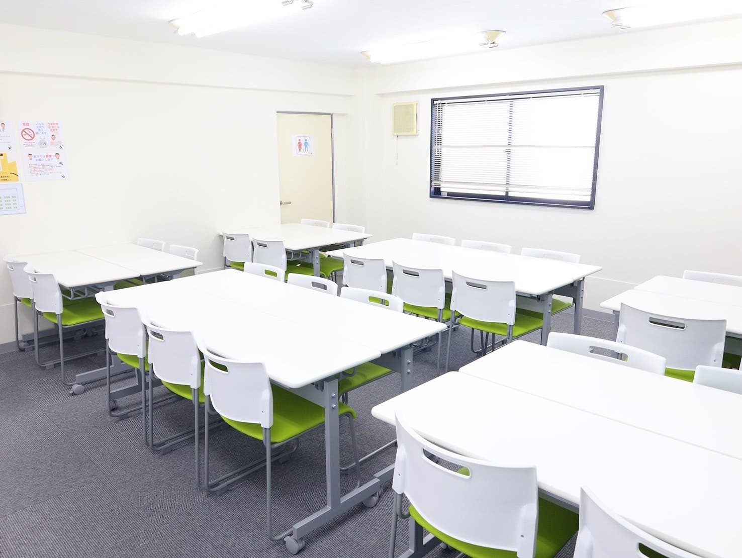  8/10エアコン新調♪《RIVERLD神田》神田駅2分/最大32名/光回線WiFi無料/静かで明るい会議室の写真8