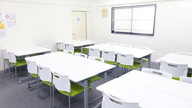 8/10エアコン新調♪《RIVERLD神田》神田駅2分/最大32名/光回線WiFi無料/静かで明るい会議室の写真8