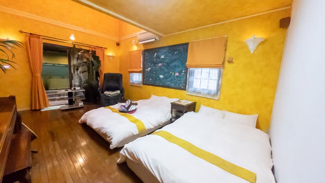 Asian Room&テントとBBQができるお庭・P無料・看板犬バニラ・ミルクのお出迎え💛の写真1