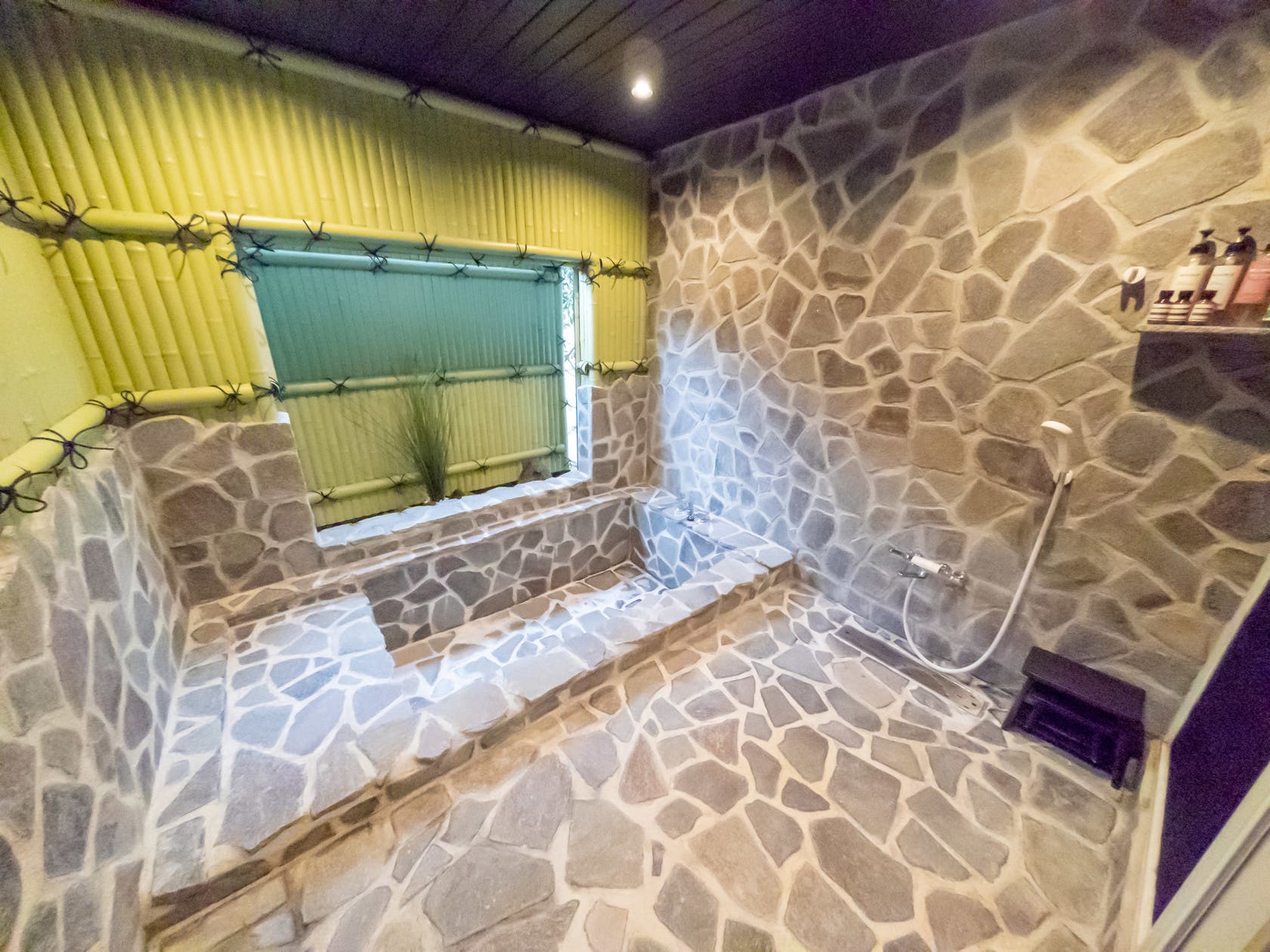 Asian Room＆テントとBBQができるお庭・P無料・看板犬バニラ・ミルクのお出迎え💛の写真9