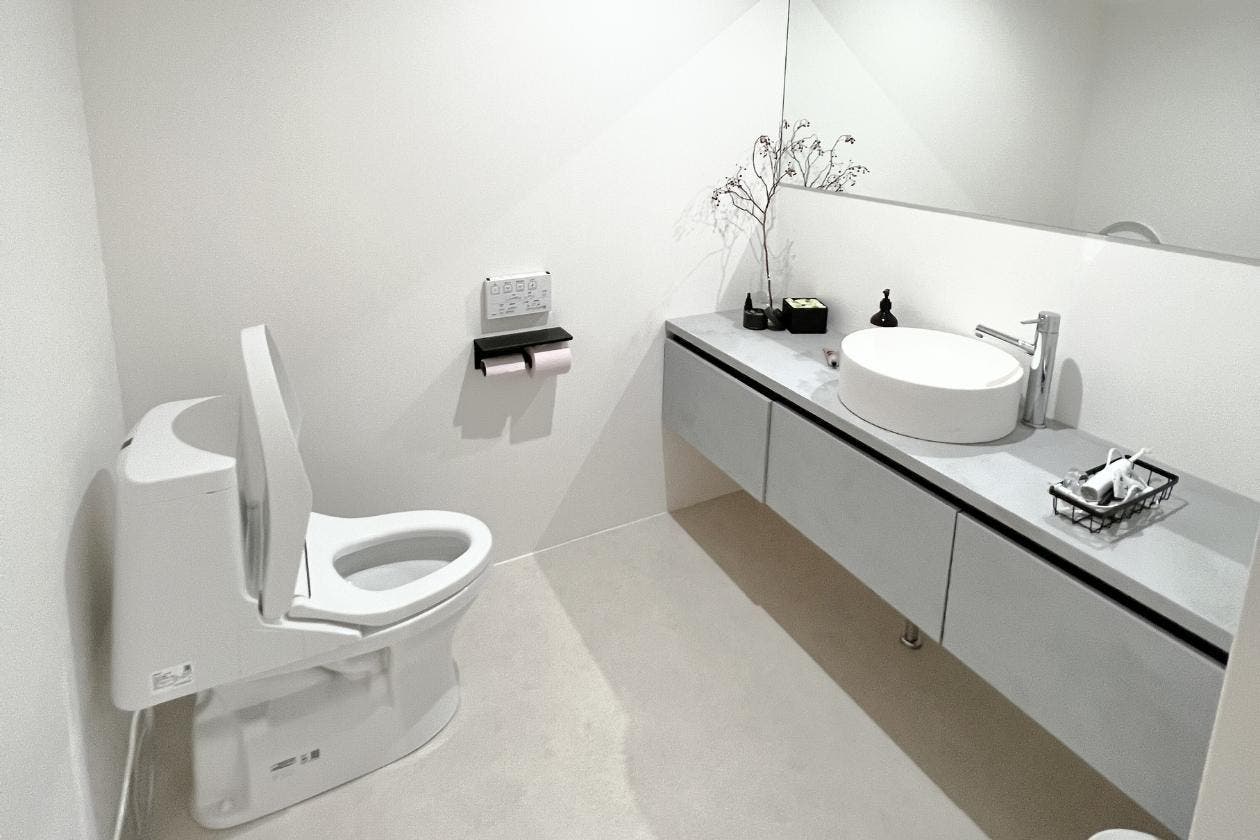 白を基調としたレンタルスペースの写真8