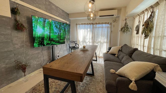 下北沢駅3分♪ 65型TV📺とBlu-ray・fireTVで動画鑑賞✨光WiFi 💖推し会女子会、ホムパ、Web会議やビジネスにの写真1