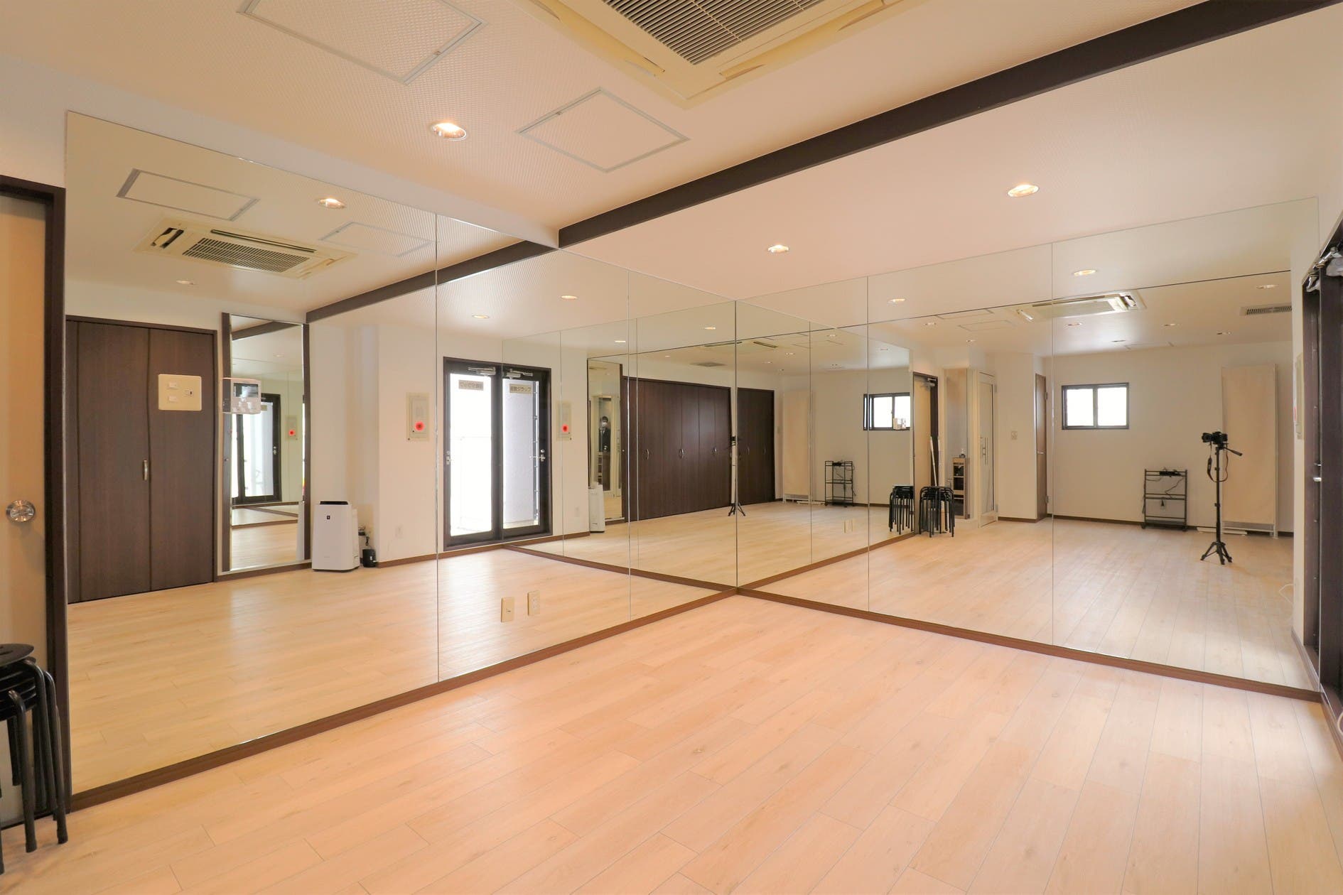 【元町5分,花隈5分】24hダンスができるレンタルスタジオ（5階B-Studio）★当日の予約も可能！1時間からお気軽にどうぞ♪の写真1