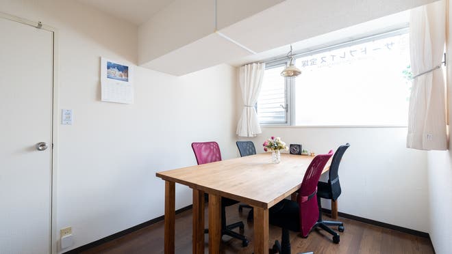 【サードプレイス宝塚】ひと部屋をまるまる貸し出し!高速Wi-Fiで、テレワークやネット会議、少人数レッスンにも!の写真2