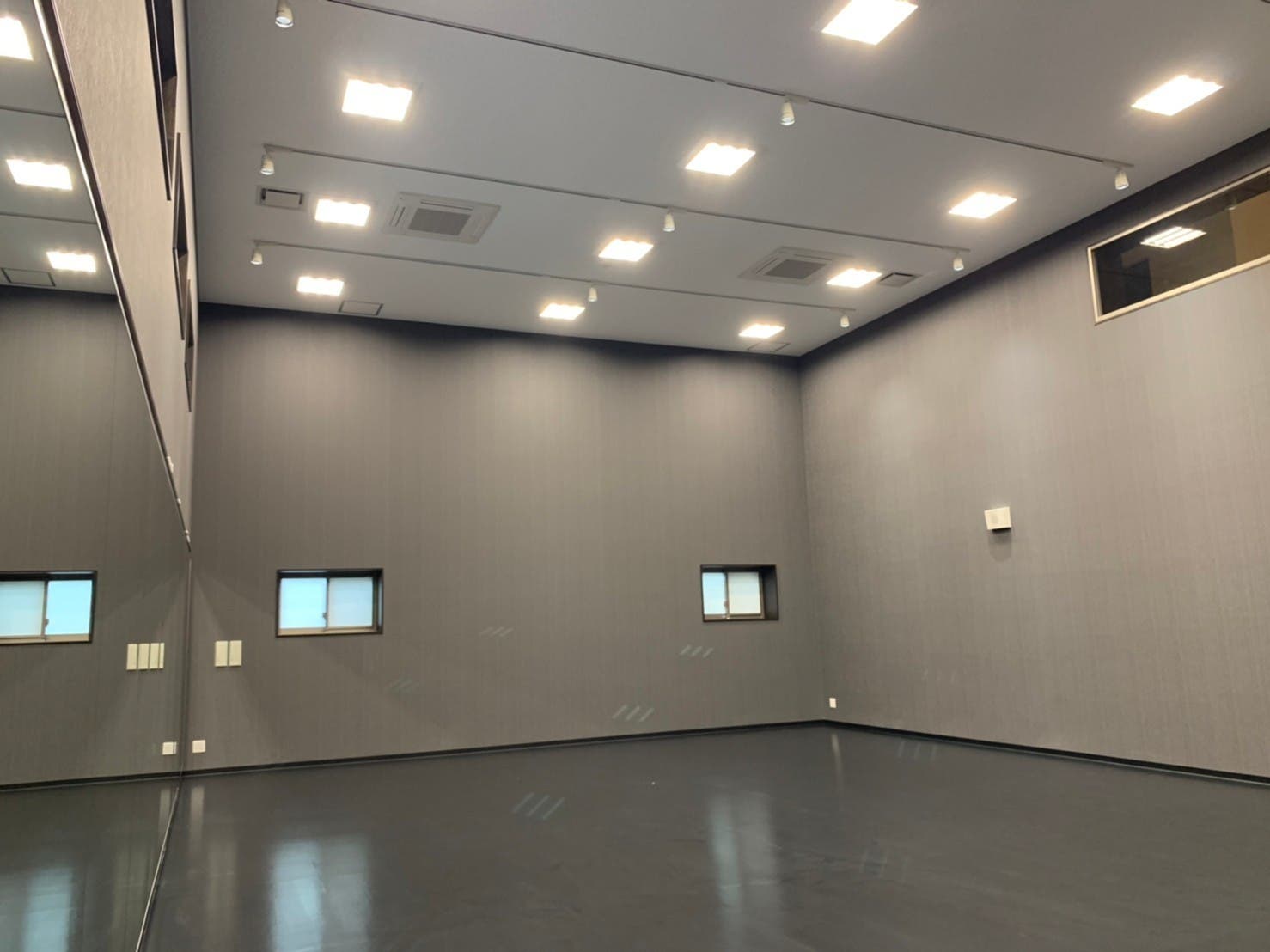 みずほ台駅から徒歩2分の大型稽古場・スタジオ。 大人数の使用、大型舞台の稽古、セミナー、スポーツ会場としても利用可能。の写真2