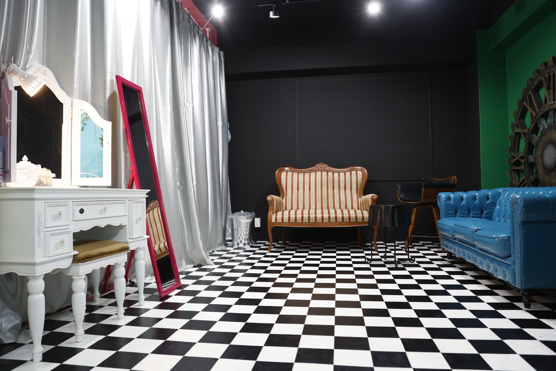 【スタジオジジ / 丸ノ内線 中野富士見町 徒歩30秒】/ 自然光 1h-5000円 / 花壁 / 馬車の写真18