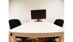 <有楽町Mtg.Room G>完全個室✨2名収容♪Wi-Fi/モニター/電源あり!テレワーク/会議/商談の写真3