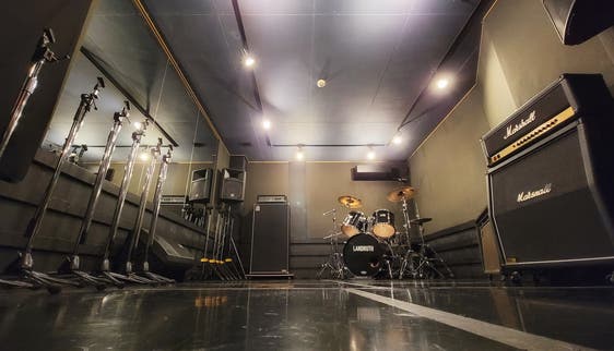 【下北沢から徒歩1分】バンド、弾き語り、ダンス、レッスンなどにピッタリ♪【音楽スタジオ】の写真1