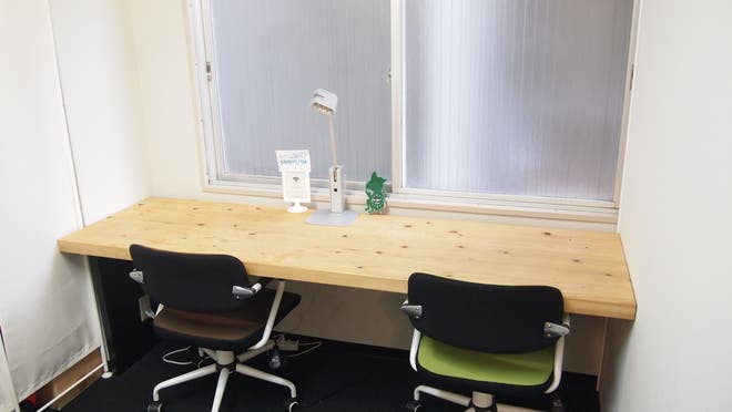 ドリンクバー付🥤個室【駅前】ゆったり広めのワークブース/大阪市北区/梅田/南森町のテレワーク/Web会議/面接/作業場所の写真4
