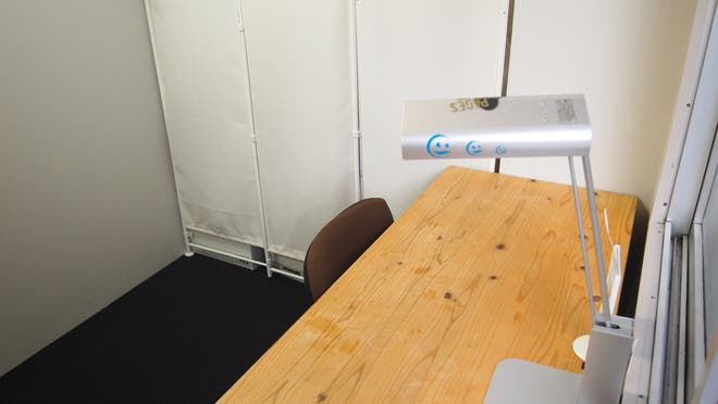 ドリンクバー付🥤個室【駅前】ゆったり広めのワークブース/大阪市北区/梅田/南森町のテレワーク/Web会議/面接/作業場所の写真8