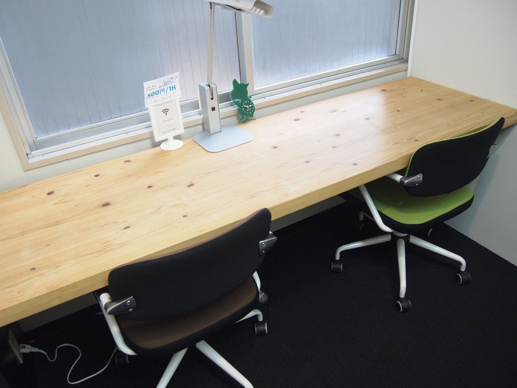 ドリンクバー付🥤個室【駅前】ゆったり広めのワークブース/大阪市北区/梅田/南森町のテレワーク/Web会議/面接/作業場所の写真9