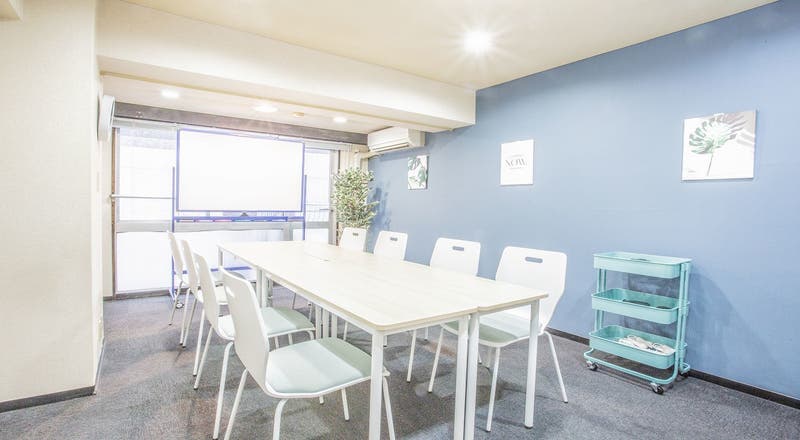 【久屋大通駅1番出口40秒！12名】綺麗な室内！WiFi・プロジェクター・ホワイトボード無料！土足可！ふれあい貸し会議室 栄B