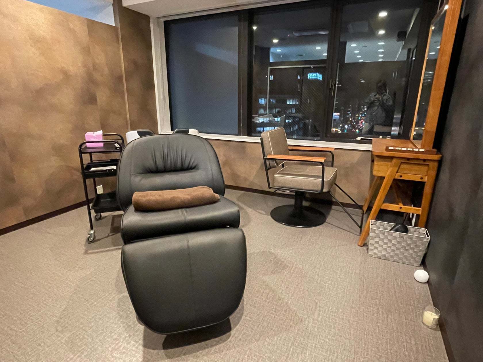 希少な【シャンプー台】付きの高級感溢れる美容レンタルサロン☆カット、カラー、スパ、シャンプーの練習などに。の写真3