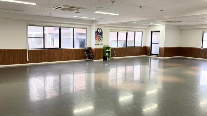 【YTJ西宮 3Fスタジオ】西宮北口駅から徒歩5分・鏡張りのダンスやレッスンに最適なスタジオですの写真4