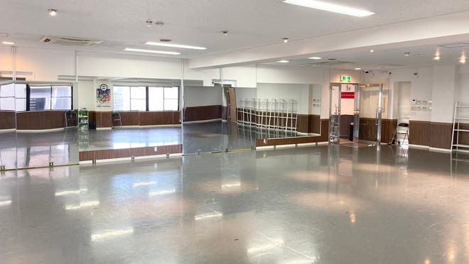 【YTJ西宮 3Fスタジオ】西宮北口駅から徒歩5分・鏡張りのダンスやレッスンに最適なスタジオですの写真5