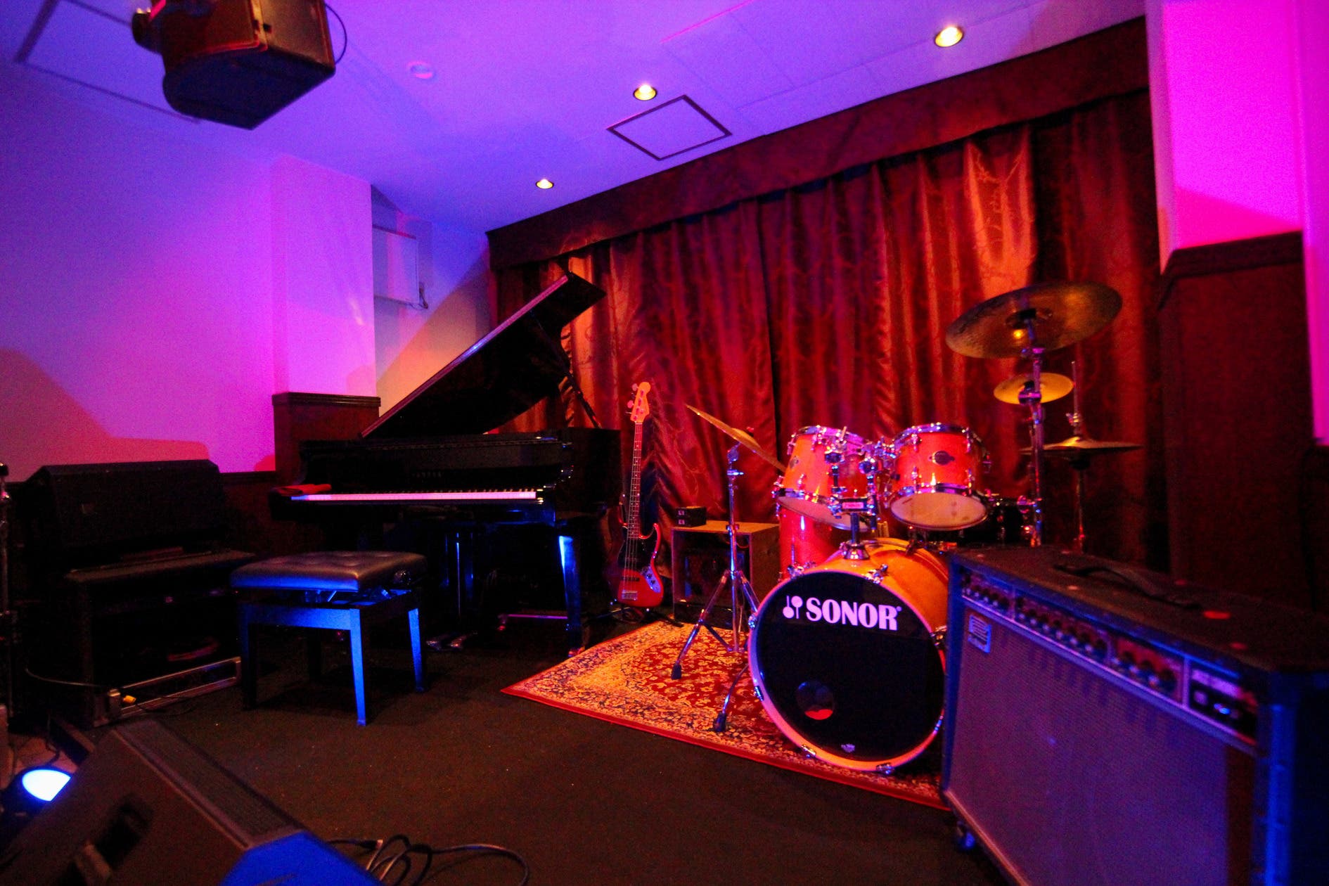 配信設備完備の生演奏可能なジャズライブハウスの写真6