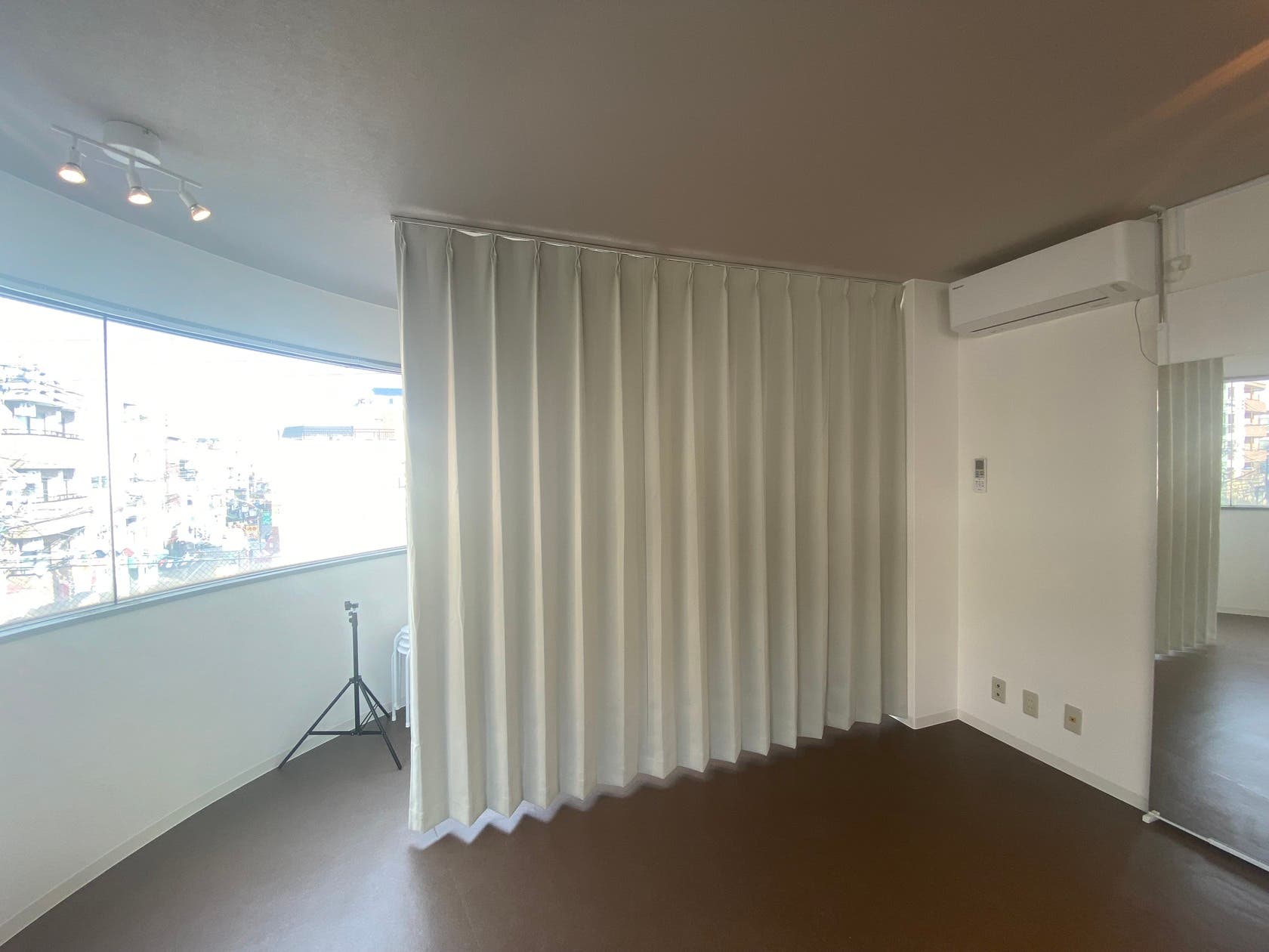 【東十条駅徒歩5分】ダンスのできるレンタルスペース　会議室としても⭕️Wi-fi他備品は利用無料✨ダンス〜6名・着席〜20名の写真6