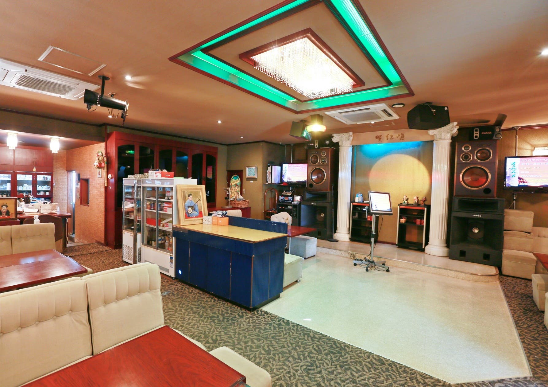 一階路面店、元スナック　静岡市清水区　大型スピーカー　カラオケ　照明の写真5