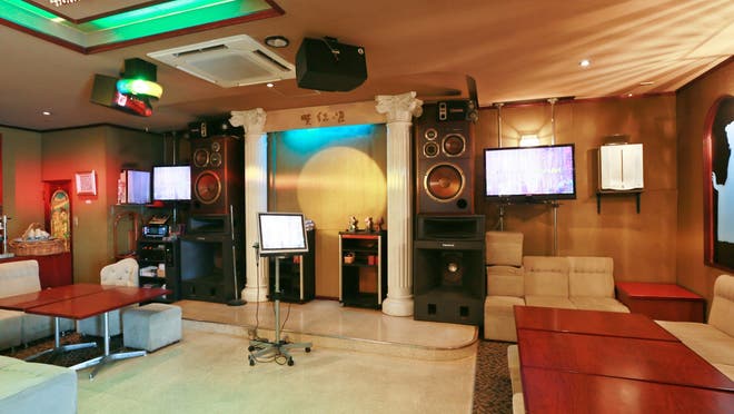 一階路面店、元スナック 静岡市清水区 大型スピーカー カラオケ 照明の写真7