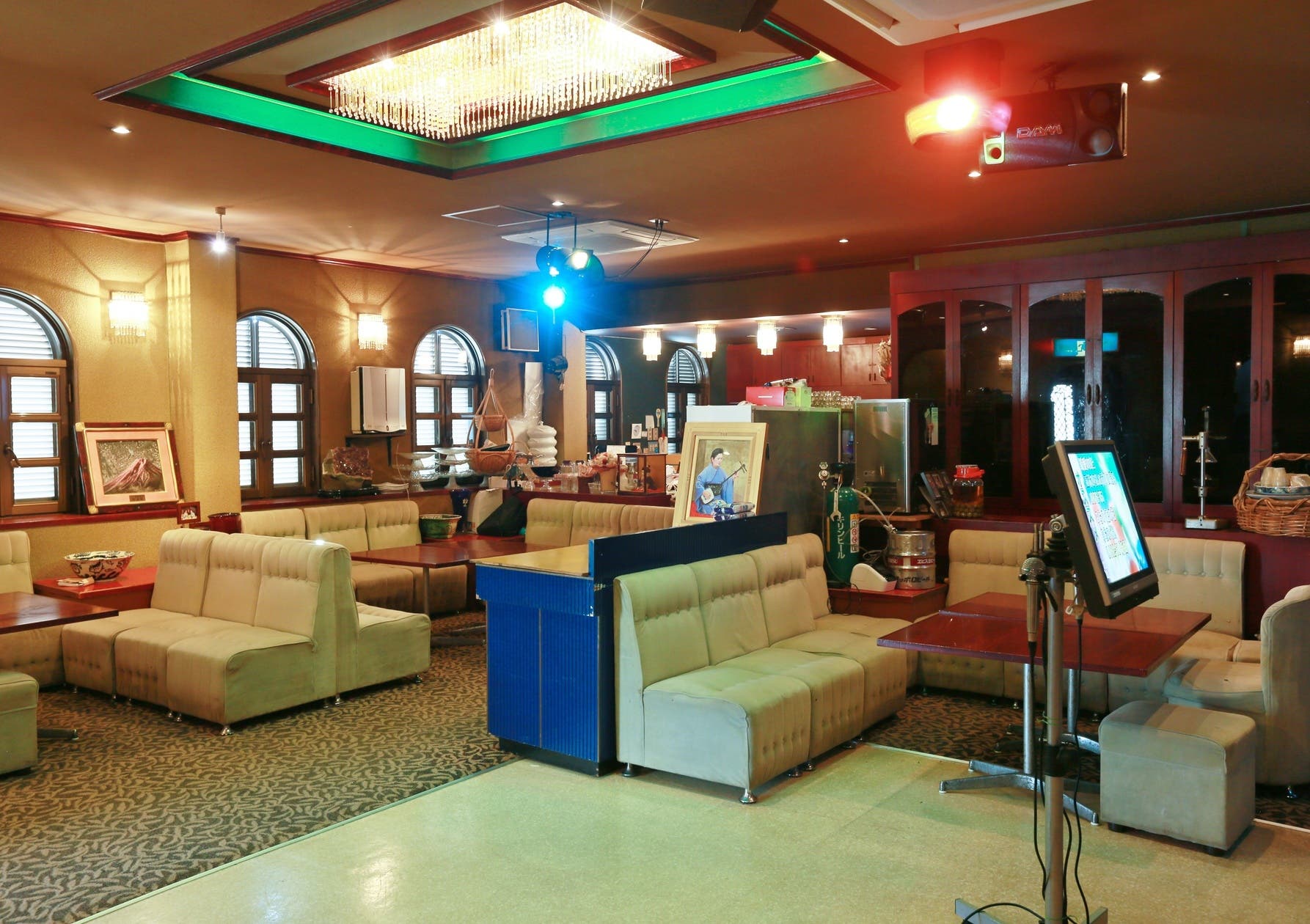 一階路面店、元スナック　静岡市清水区　大型スピーカー　カラオケ　照明の写真8