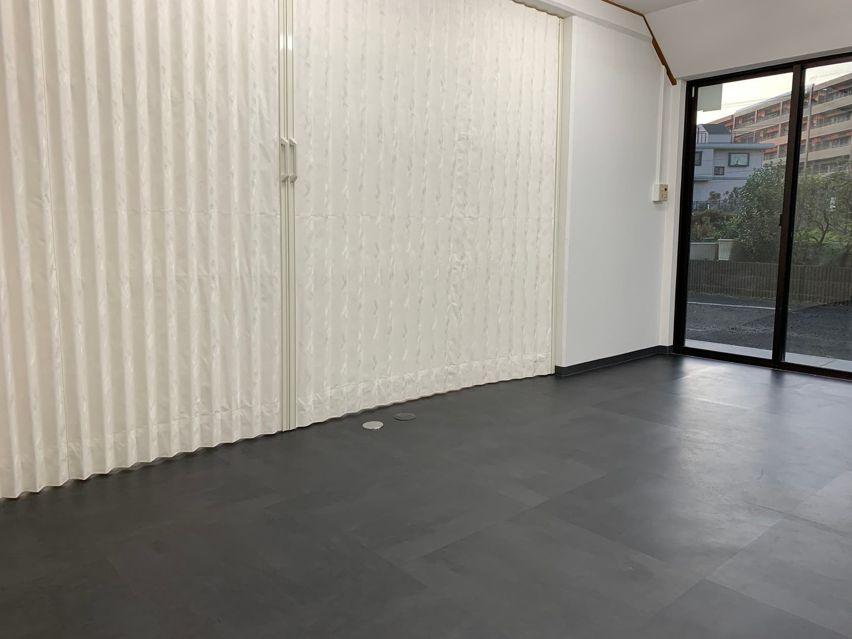 オーシャンビュー絶景！無料駐車場有！広々41.5㎡ ・撮影・控室・会議・ヨガ・ヘアメイク・女子会など様々な用途でお使い頂けますの写真6