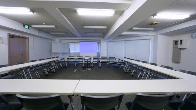 名古屋会議室 ウメムラビル錦中央店 第1会議室(セルフ設営)の写真6