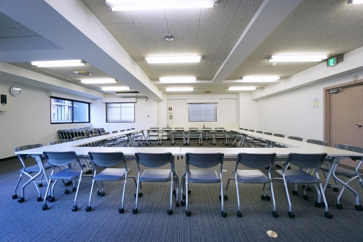 名古屋会議室 ウメムラビル錦中央店 第1会議室（セルフ設営）の写真4