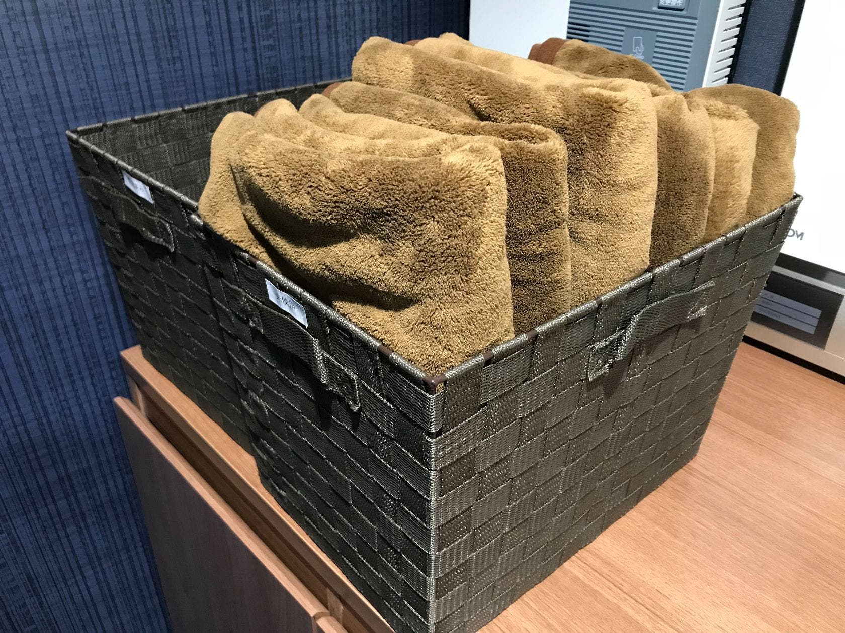 ★今すぐ予約★新橋駅直結の会議室【ROOM_A】最大8名完全個室/大画面モニター完備☆商談や会議★高速Wi-Fi/フリードリンクの写真9