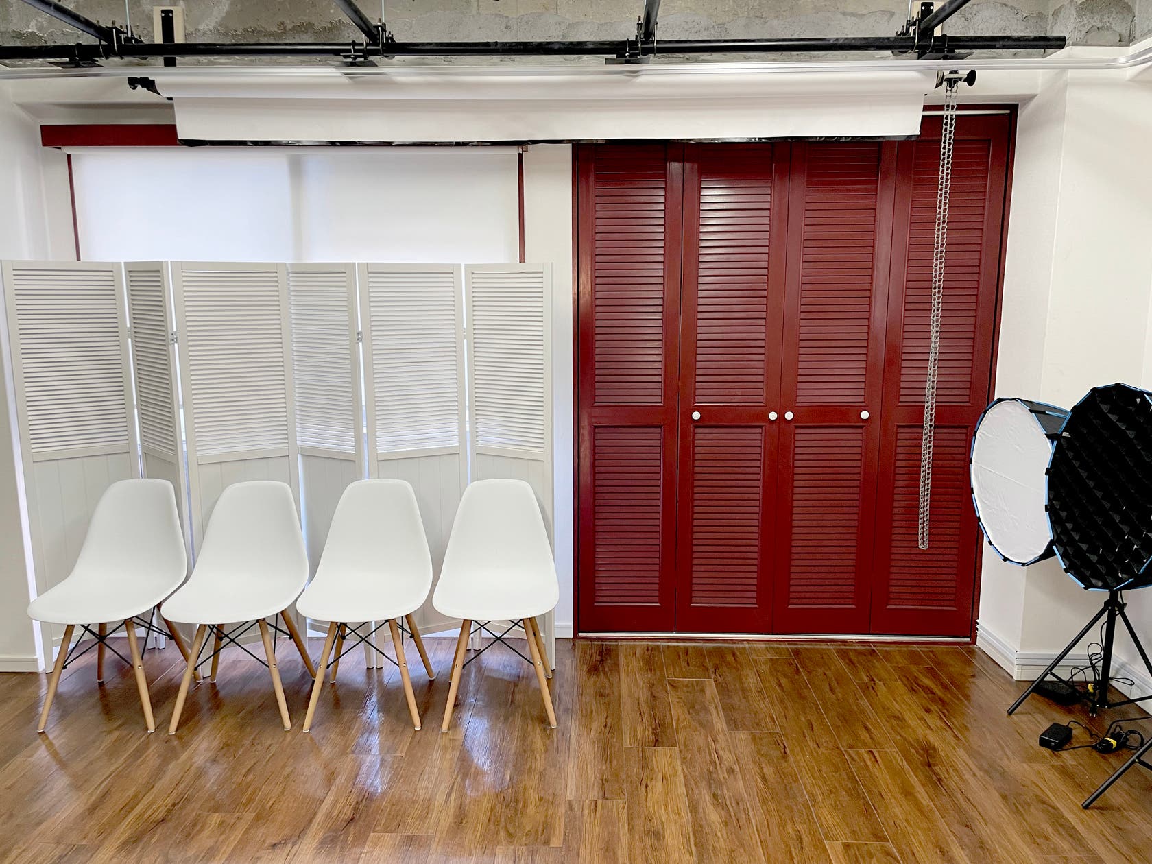 【1h〜京王線/笹塚駅6分】落ち着いた雰囲気、白背景の撮れるスタジオ【機材豊富使用方法説明あり。防音・照明付き・4面クロマキー】の写真8