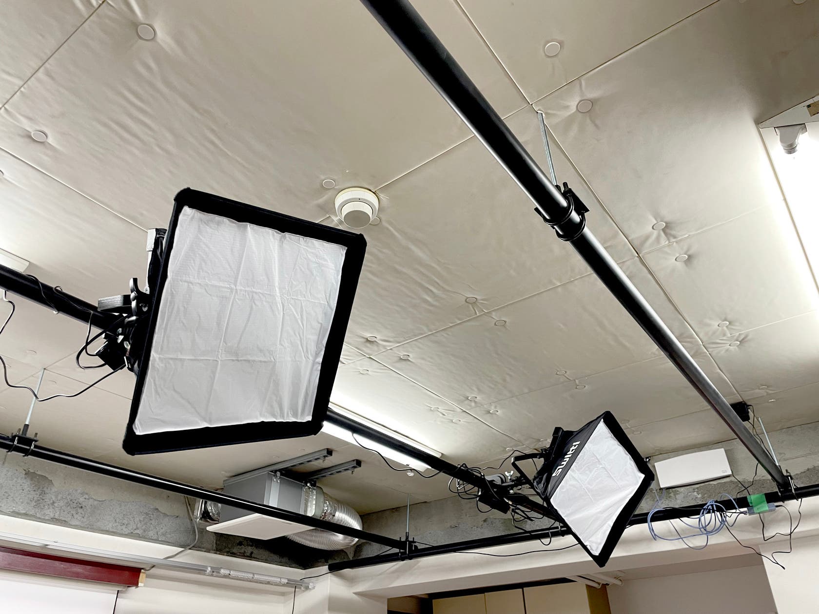 【1h〜京王線/笹塚駅6分】落ち着いた雰囲気、白背景の撮れるスタジオ【機材豊富使用方法説明あり。防音・照明付き・4面クロマキー】の写真13