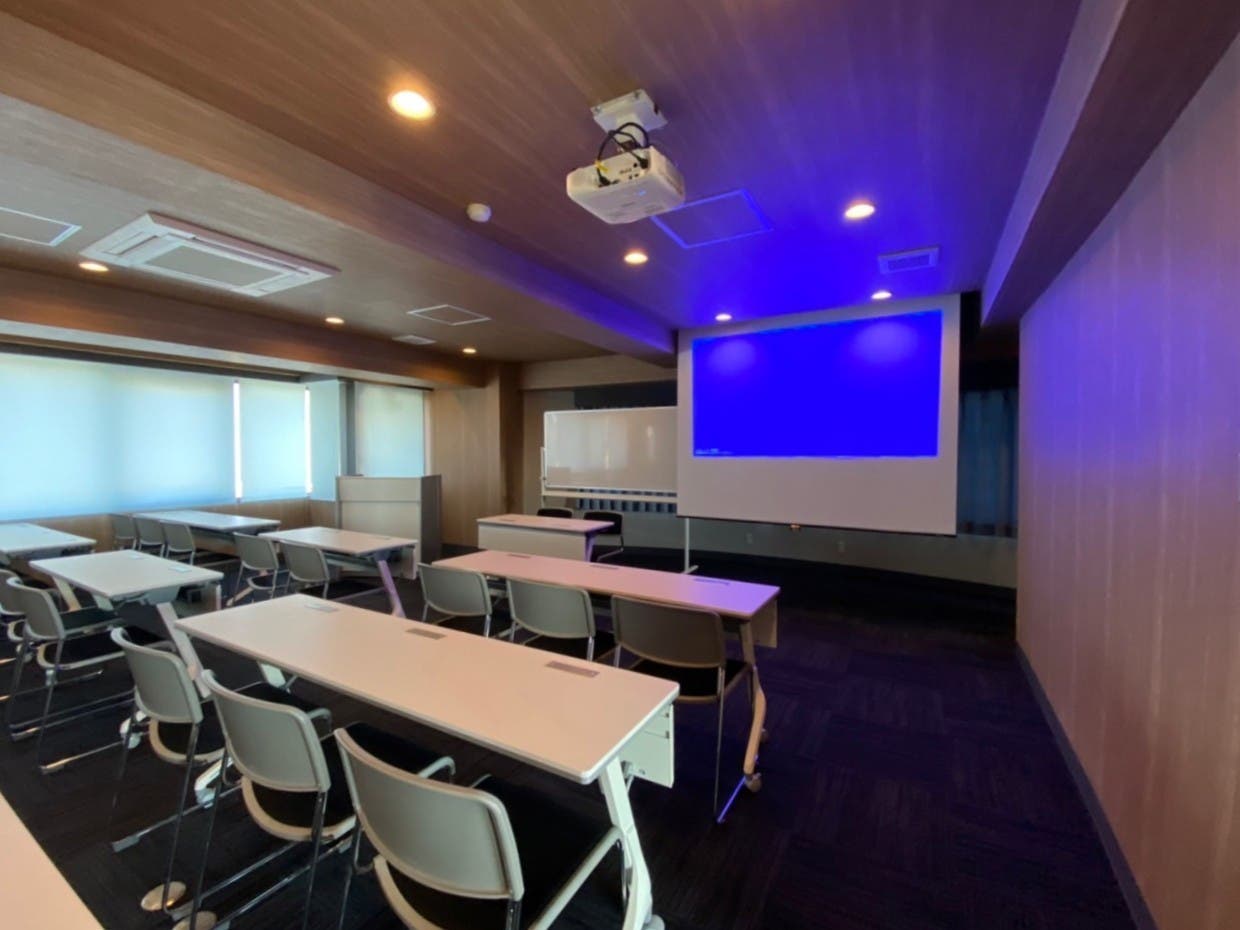 京都貸会議室　ユニスペース四条烏丸　会議室　【烏丸駅より徒歩3分！専有線&ビジネス用Wi-Fi無料！最大46名様まで収容可能】の写真11