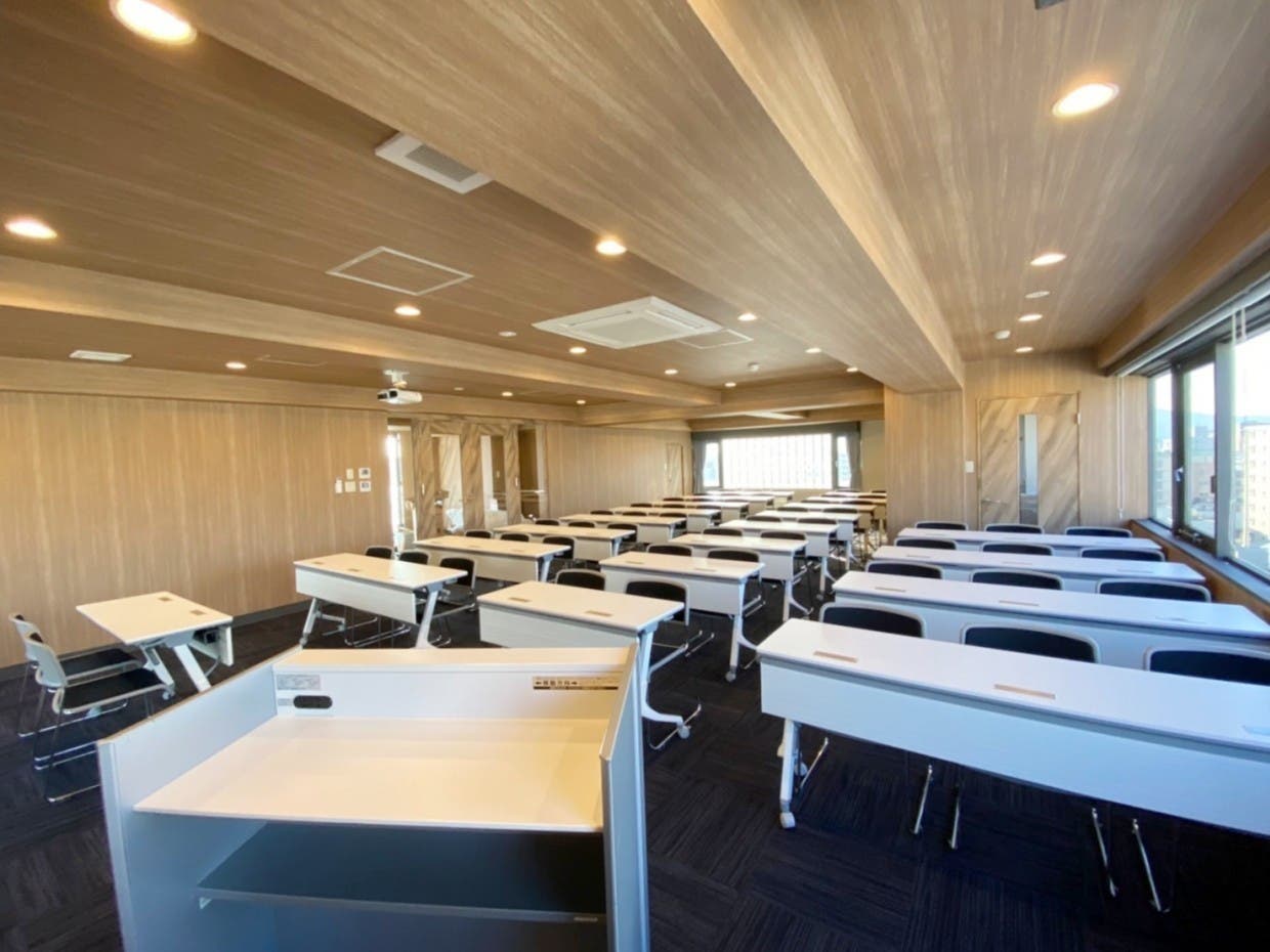 京都貸会議室　ユニスペース四条烏丸　会議室　【烏丸駅より徒歩3分！専有線&ビジネス用Wi-Fi無料！最大46名様まで収容可能】の写真10