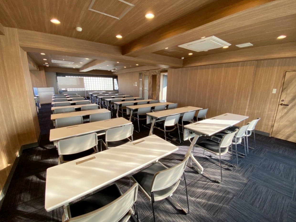 京都貸会議室　ユニスペース四条烏丸　会議室　【烏丸駅より徒歩3分！専有線&ビジネス用Wi-Fi無料！最大46名様まで収容可能】の写真8