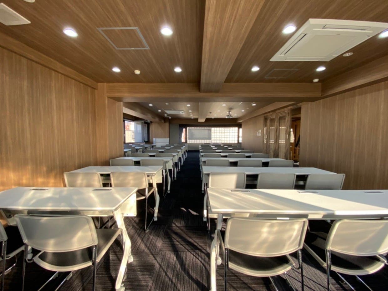 京都貸会議室　ユニスペース四条烏丸　会議室　【烏丸駅より徒歩3分！専有線&ビジネス用Wi-Fi無料！最大46名様まで収容可能】の写真9