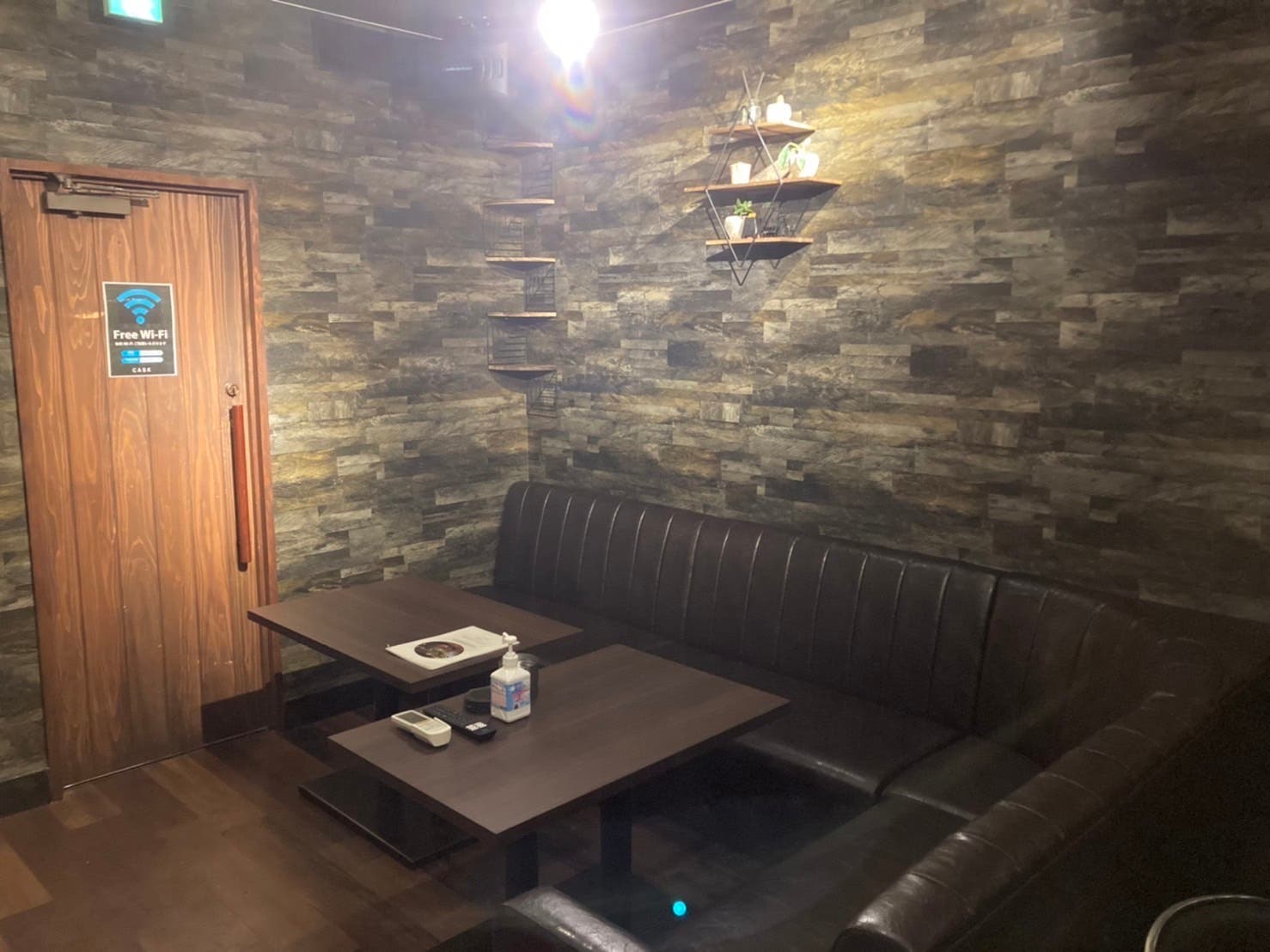 千葉中央駅から徒歩2分‼カラオケ付きレンタルルーム・女子会・飲み会・テレワーク・使い方自由‼コンビニ徒歩１分の写真1